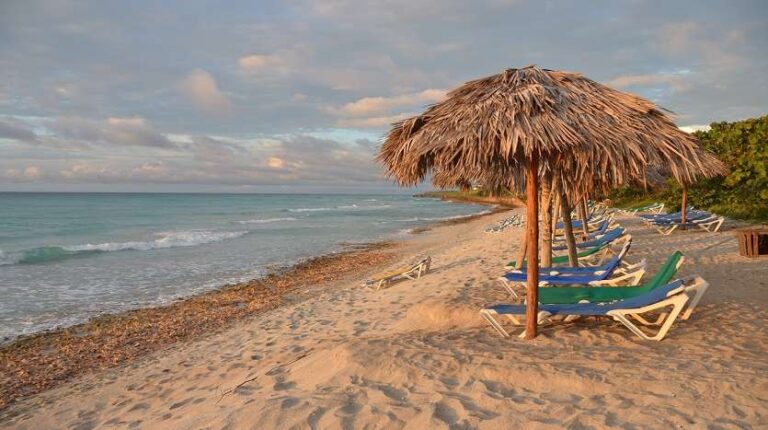 Playa Santa María del Mar en La Habana, Cuba.